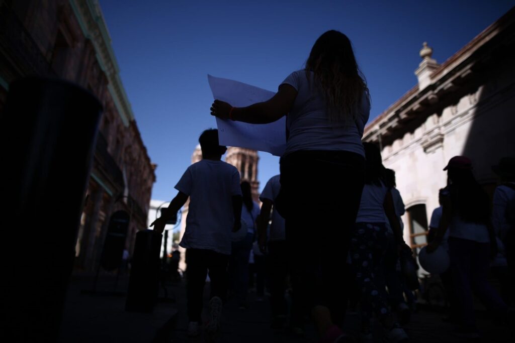 Marchan familiares de Luis Alberto Lara, quien desapareció el pasado 3 ...